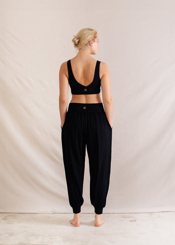 Women's eco-conscious yoga and lifestyle clothing from Australia