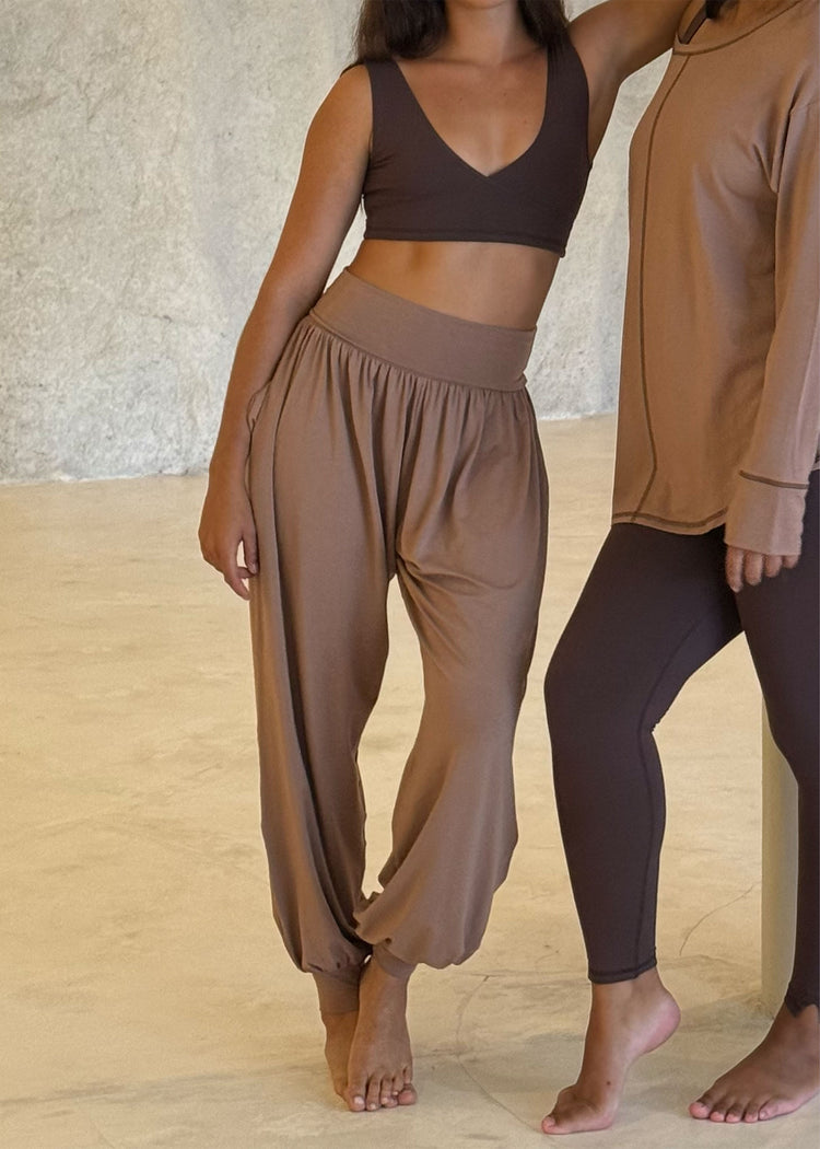 Alora Pants Sandalwood